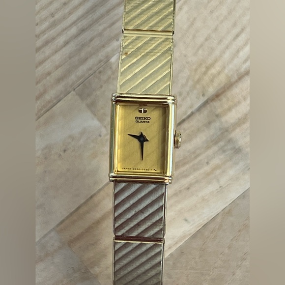 Seiko | Accessories | Seiko Ladies Watch Vintage Striped Gold Tone Bracelet And Dial | Poshmark